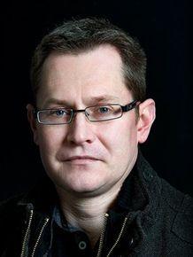 Adrian Mitchell Death Fact Check, Birthday & Age | Dead or Kicking