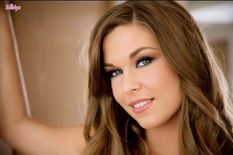 Adrienne Manning Death Fact Check, Birthday & Age | Dead or Kicking