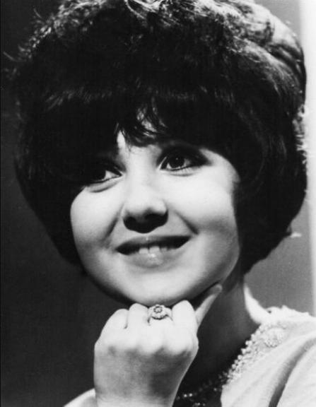 Adrienne Posta Death Fact Check, Birthday & Age | Dead or Kicking