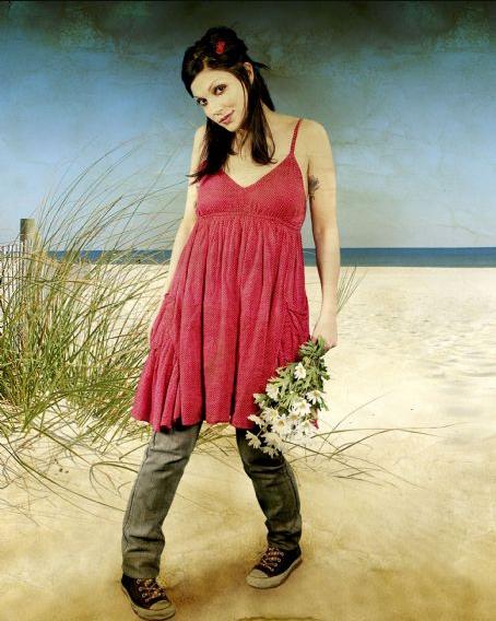 Aimee Allen Death Fact Check, Birthday & Age | Dead or Kicking