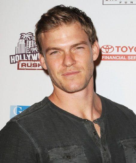 Alan Ritchson Death Fact Check, Birthday & Age | Dead or Kicking