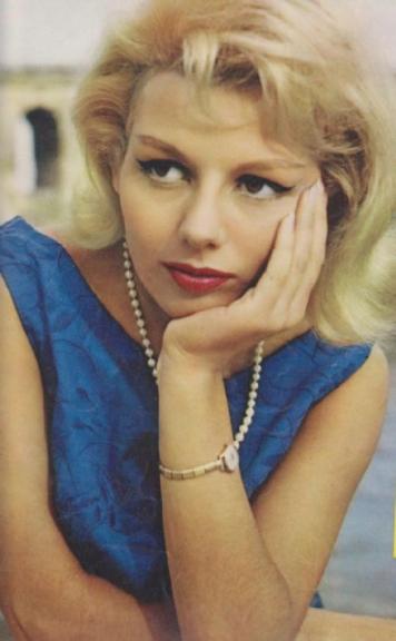 Alessandra Pacini Death Fact Check, Birthday & Age | Dead or Kicking