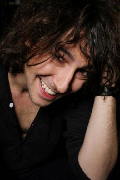 Alex Zane Death Fact Check, Birthday & Age | Dead or Kicking