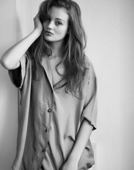 Alexandra Storm Death Fact Check, Birthday & Age | Dead or Kicking