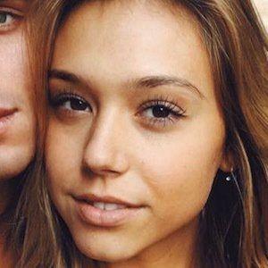 Alexis Ren Death Fact Check, Birthday & Age | Dead or Kicking
