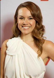 Amy Mathews Death Fact Check, Birthday & Age | Dead or Kicking