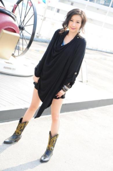 Angela Au Death Fact Check, Birthday & Age | Dead or Kicking