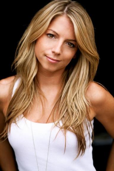 Angie Cole Death Fact Check, Birthday & Age | Dead or Kicking