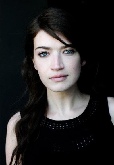 Anna Bederke Death Fact Check, Birthday & Age | Dead or Kicking