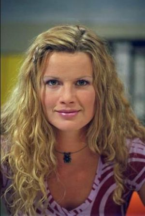 Annette Barlo Death Fact Check, Birthday & Age | Dead or Kicking