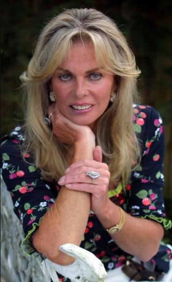 Anthea Redfern Death Fact Check, Birthday & Age | Dead or Kicking