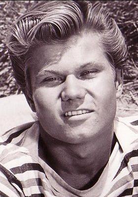 Arch Hall Jr. Death Fact Check, Birthday & Age | Dead or Kicking