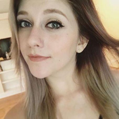 Ashleyosity Death Fact Check, Birthday & Age | Dead or Kicking