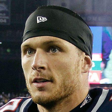 Austin Collie Death Fact Check, Birthday & Age | Dead or Kicking