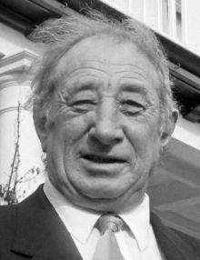 Barry Crump Death Fact Check, Birthday & Date of Death