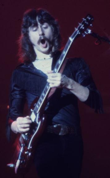 Barry Goudreau Death Fact Check, Birthday & Age | Dead or Kicking