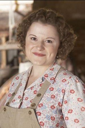 Becci Gemmell Death Fact Check, Birthday & Age | Dead or Kicking