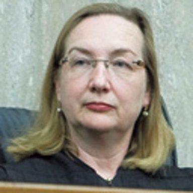 Beryl Howell Death Fact Check, Birthday & Age | Dead or Kicking