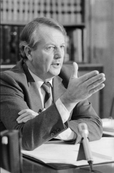 Bill Rowling Death Fact Check, Birthday & Date of Death