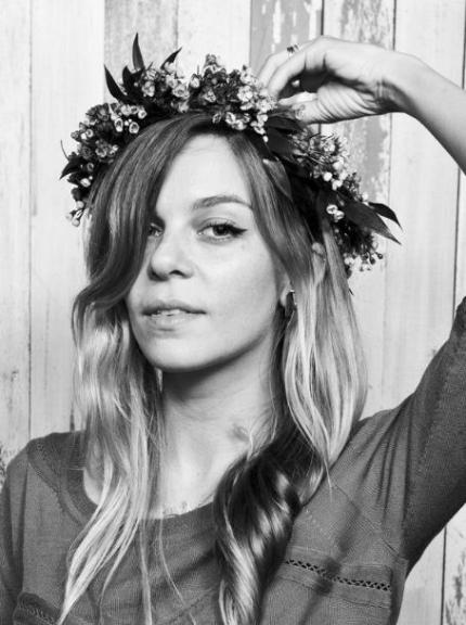 Binki Shapiro Death Fact Check, Birthday & Age | Dead or Kicking