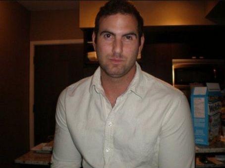 Bob Halkidis Death Fact Check, Birthday & Age | Dead or Kicking