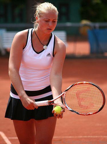 Carmen Klaschka Death Fact Check, Birthday & Age | Dead or Kicking