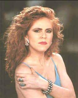 Carol Decker Death Fact Check, Birthday & Age | Dead or Kicking