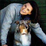 Carol Perkins Death Fact Check, Birthday & Age | Dead or Kicking