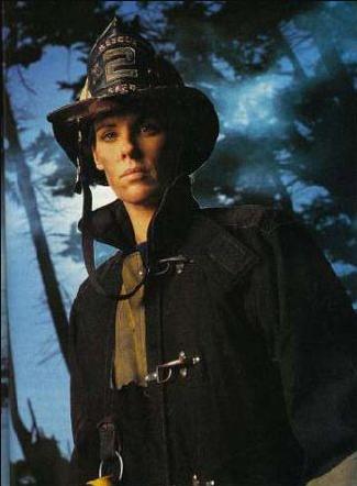 Caroline Paul Death Fact Check, Birthday & Age | Dead or Kicking