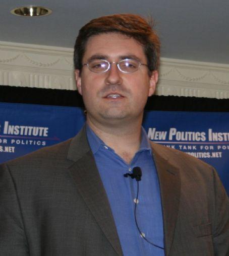 Chris Kelly Death Fact Check, Birthday & Age | Dead or Kicking