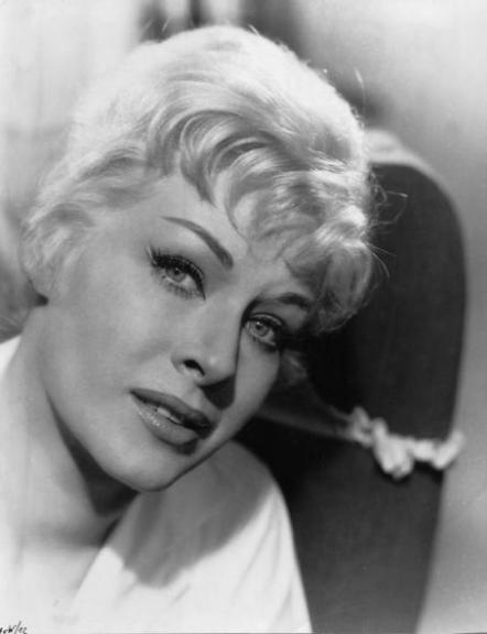 Cora Roberts Death Fact Check, Birthday & Age | Dead or Kicking