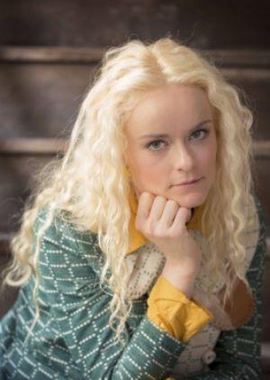 Corinna Chamberlain Death Fact Check, Birthday & Age | Dead or Kicking