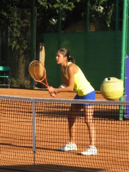 Cristina Mitu Death Fact Check, Birthday & Age | Dead or Kicking