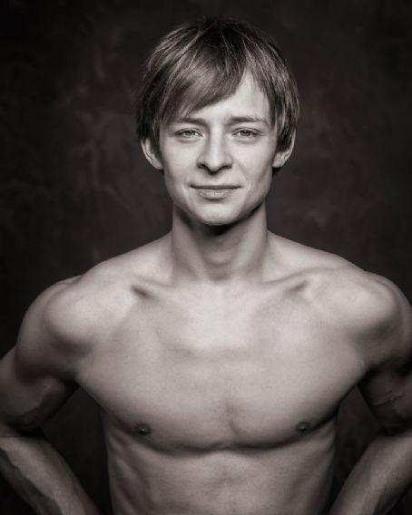 Daniil Simkin Death Fact Check, Birthday & Age | Dead or Kicking