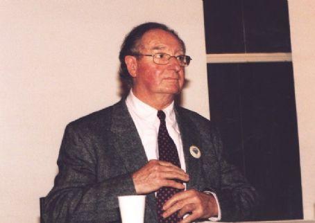 David Maloney Death Fact Check, Birthday & Age | Dead or Kicking