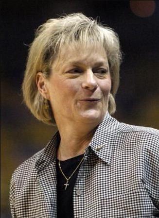 Debbie Ryan Death Fact Check, Birthday & Age | Dead or Kicking