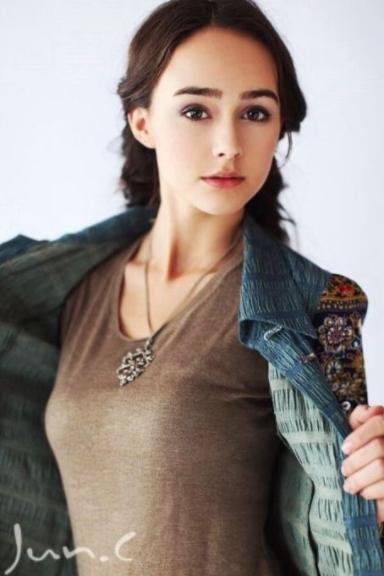 Débora Silva Death Fact Check, Birthday & Age | Dead or Kicking