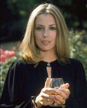 Deborah Grant Death Fact Check, Birthday & Age | Dead or Kicking