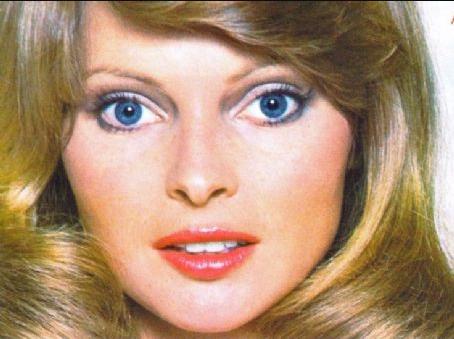 Delvene Delaney Death Fact Check, Birthday & Age | Dead or Kicking