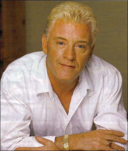 Derek Acorah Death Fact Check, Birthday & Age | Dead or Kicking