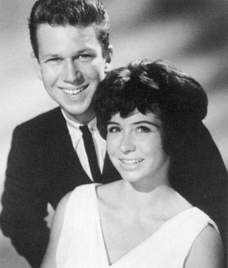 Dick and Dee Dee Death Fact Check, Birthday & Age | Dead or Kicking