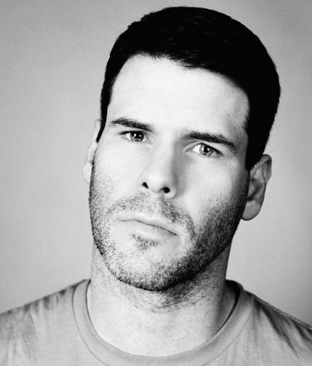 E.J. Scott Death Fact Check, Birthday & Age | Dead or Kicking