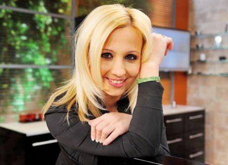 Edina Gombos Death Fact Check, Birthday & Age | Dead or Kicking