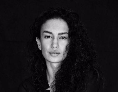 Elena Roxana Maria Fernandes Death Fact Check, Birthday & Age