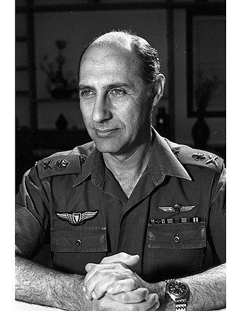 Eli Zeira Death Fact Check, Birthday & Age | Dead or Kicking