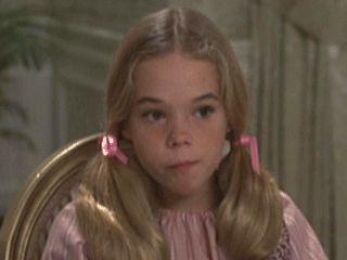 Elizabeth Hoy Death Fact Check, Birthday & Age | Dead or Kicking