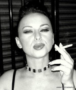 Elizabeth Lawrence Death Fact Check, Birthday & Age | Dead or Kicking