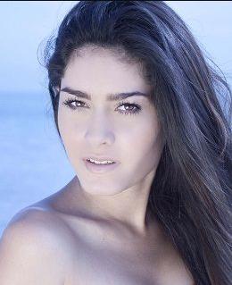Elizabeth Zayas Death Fact Check, Birthday & Age | Dead or Kicking