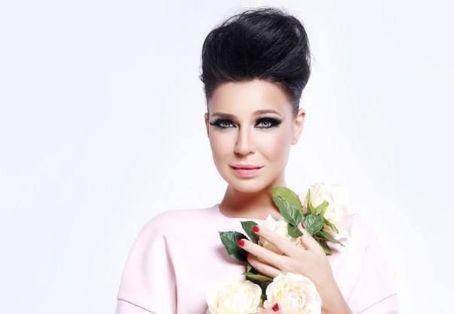 Elka (singer) Death Fact Check, Birthday & Age | Dead or Kicking