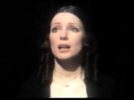 Emily Richard Death Fact Check, Birthday & Age | Dead or Kicking